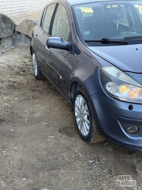 Pelēks Renault Clio 2006 Kelmė, ar dzinēja tilpumu 1.50 L un nobraukumu 312 tūkst. km par 850 €, foto 3 vietnē AUTOMOTO.COM.LV