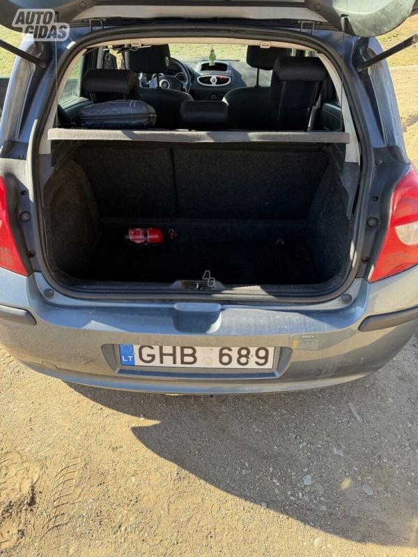 Pelēks Renault Clio 2006 Kelmė, ar dzinēja tilpumu 1.50 L un nobraukumu 312 tūkst. km par 850 €, foto 9 vietnē AUTOMOTO.COM.LV