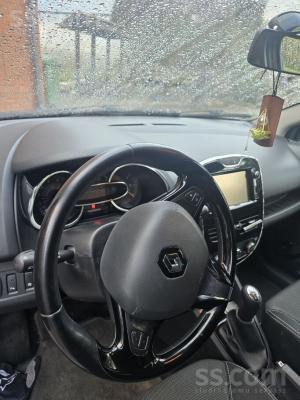 Grey Renault Clio 2015 in Bauska, with an engine capacity of 1.50 L and mileage of 231 thousand km for 4950 €, photo 9 on AUTOMOTO.COM.LV