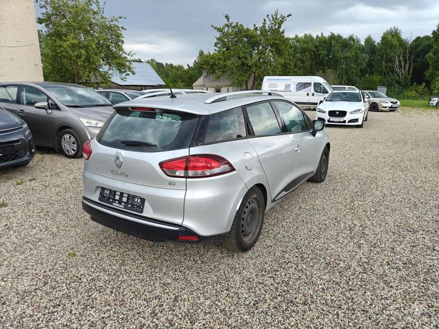 Grey Renault Clio 2013 in Vilnius, with an engine capacity of 1.46 L and mileage of 348 thousand km for 2600 €, photo 4 on AUTOMOTO.COM.LV