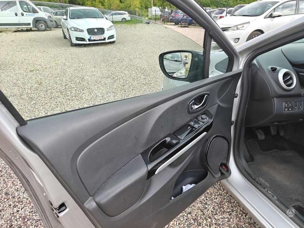 Grey Renault Clio 2013 in Vilnius, with an engine capacity of 1.46 L and mileage of 348 thousand km for 2600 €, photo 9 on AUTOMOTO.COM.LV