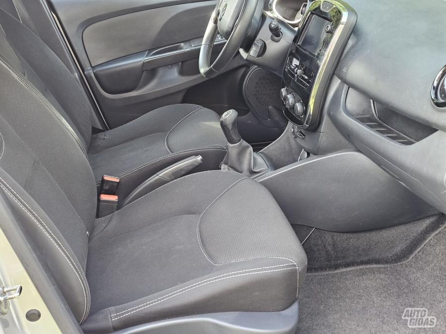 Grey Renault Clio 2013 in Ariogala, with an engine capacity of 1.50 L and mileage of 277 thousand km for 3500 €, photo 14 on AUTOMOTO.COM.LV