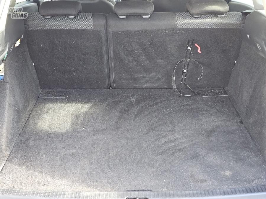 Grey Renault Clio 2013 in Ariogala, with an engine capacity of 1.50 L and mileage of 277 thousand km for 3500 €, photo 16 on AUTOMOTO.COM.LV