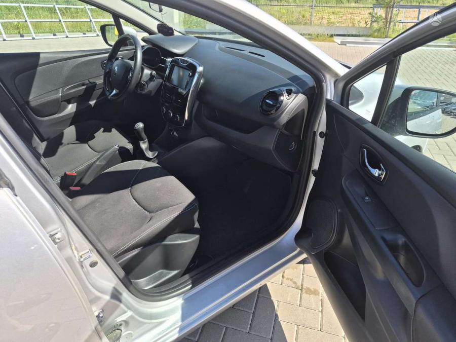 Pelēks Renault Clio 2014 Tauragė, ar dzinēja tilpumu 1.46 L un nobraukumu 177 tūkst. km par 3800 €, foto 14 vietnē AUTOMOTO.COM.LV