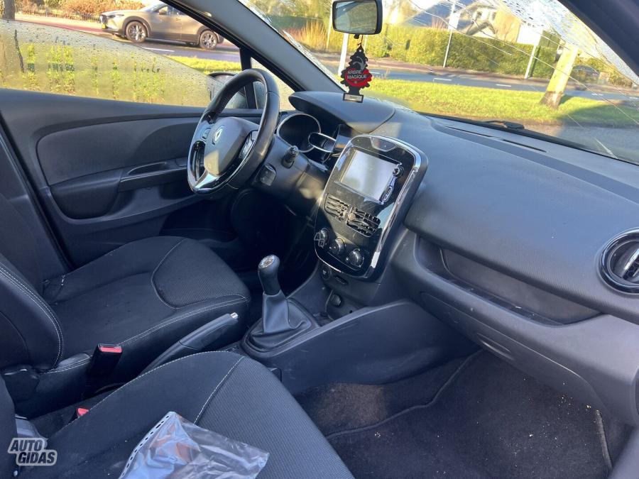 Pelēks Renault Clio 2015 Kauņa, ar dzinēja tilpumu 1.50 L un nobraukumu 265 tūkst. km par 3550 €, foto 8 vietnē AUTOMOTO.COM.LV