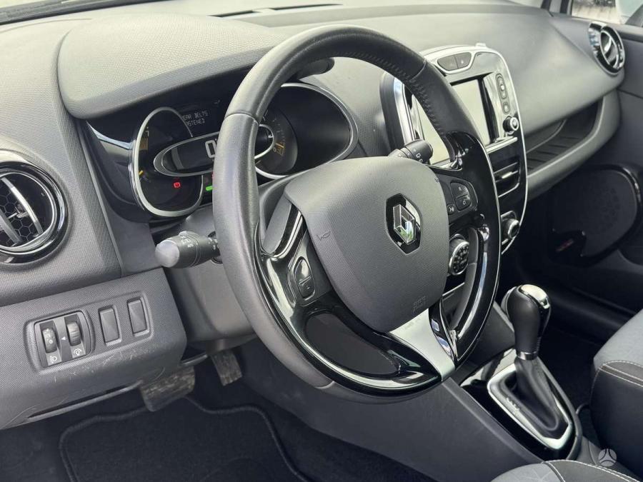 Pelēks Renault Clio 2015 Tauragė, ar dzinēja tilpumu 1.20 L un nobraukumu 130 tūkst. km par 5500 €, foto 9 vietnē AUTOMOTO.COM.LV