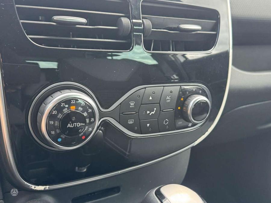 Pelēks Renault Clio 2015 Tauragė, ar dzinēja tilpumu 1.20 L un nobraukumu 130 tūkst. km par 5500 €, foto 17 vietnē AUTOMOTO.COM.LV
