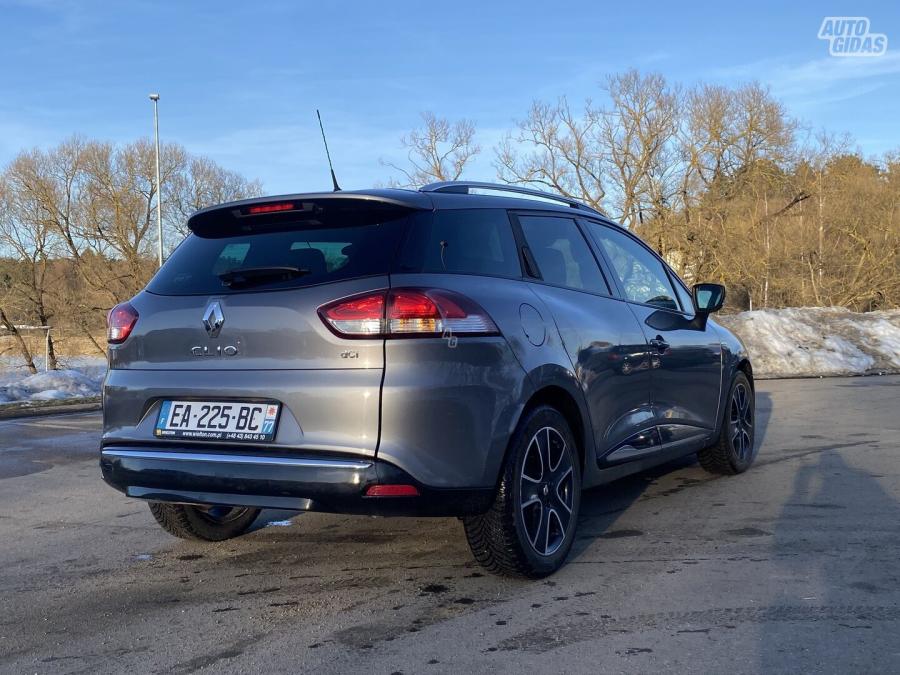 Grey Renault Clio 2016 in Vilnius, with an engine capacity of 1.50 L and mileage of 220 thousand km for 5600 €, photo 8 on AUTOMOTO.COM.LV