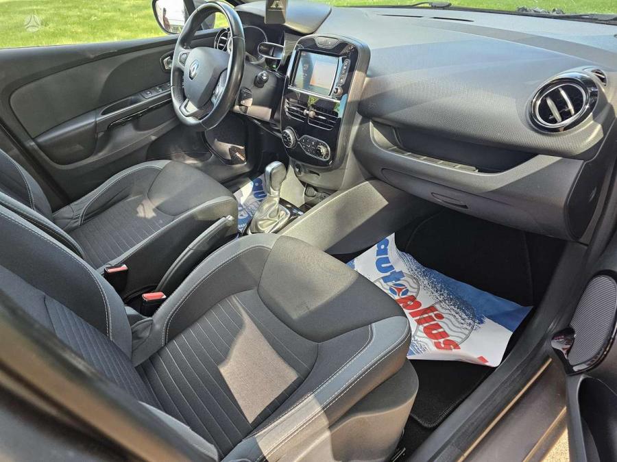 Pelēks Renault Clio 2016 Tauragė, ar dzinēja tilpumu 1.20 L un nobraukumu 140 tūkst. km par 5200 €, foto 12 vietnē AUTOMOTO.COM.LV