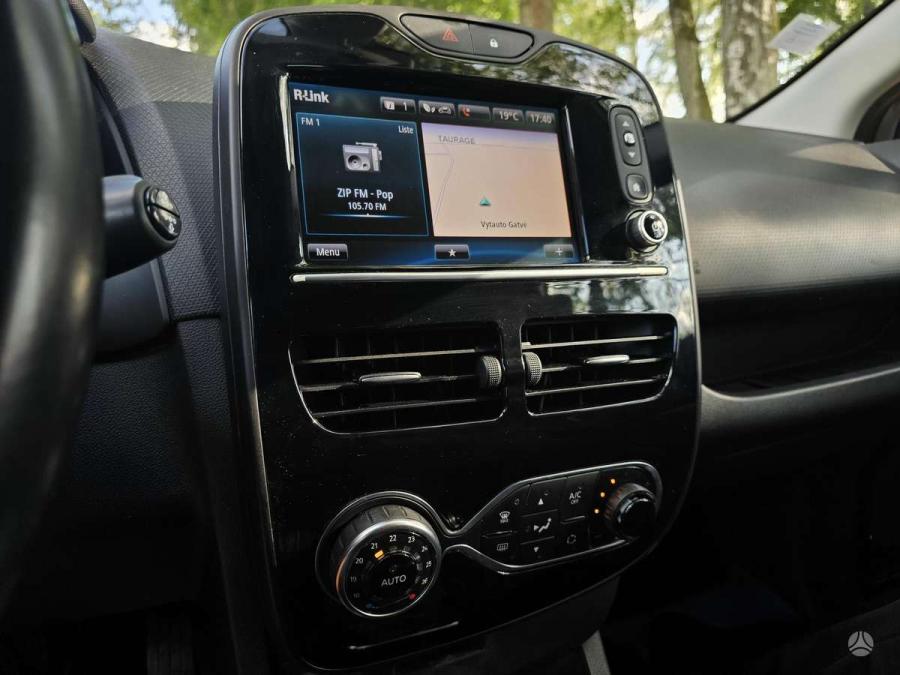 Pelēks Renault Clio 2016 Tauragė, ar dzinēja tilpumu 1.20 L un nobraukumu 140 tūkst. km par 5200 €, foto 14 vietnē AUTOMOTO.COM.LV