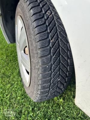 Renault Clio 2003 Marijampole, ar dzinēja tilpumu 1.50 L un nobraukumu 177 tūkst. km par 400 €, foto 14 vietnē AUTOMOTO.COM.LV