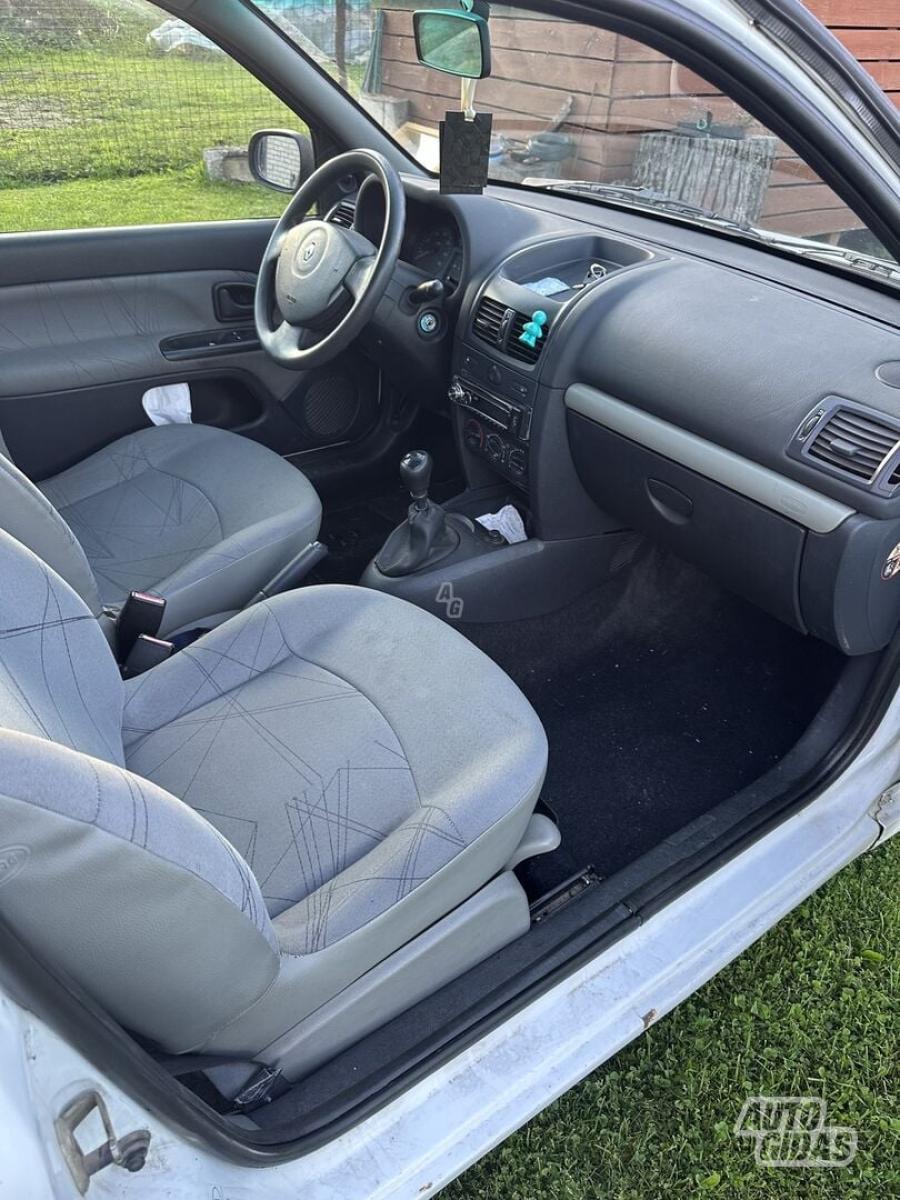 Renault Clio 2003 Marijampole, ar dzinēja tilpumu 1.50 L un nobraukumu 177 tūkst. km par 400 €, foto 19 vietnē AUTOMOTO.COM.LV