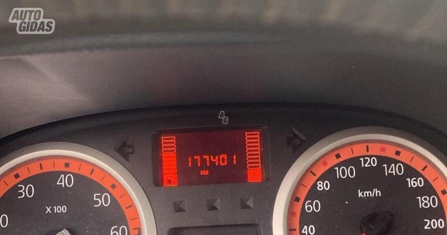 Рено Клио 2004 в Алитус, объемом двигателя 1.20 л и пробегом 177 тыс. км за 800 €, фото 3 на AUTOMOTO.COM.LV