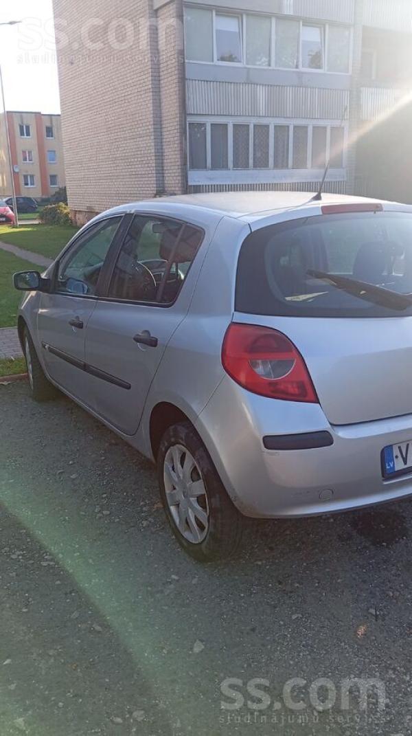 Renault Clio 2005 Rīga, ar dzinēja tilpumu 1.50 L un nobraukumu 278 tūkst. km par 1150 €, foto 4 vietnē AUTOMOTO.COM.LV