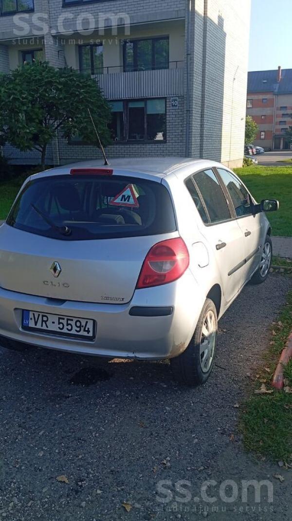 Renault Clio 2005 Rīga, ar dzinēja tilpumu 1.50 L un nobraukumu 278 tūkst. km par 1150 €, foto 5 vietnē AUTOMOTO.COM.LV