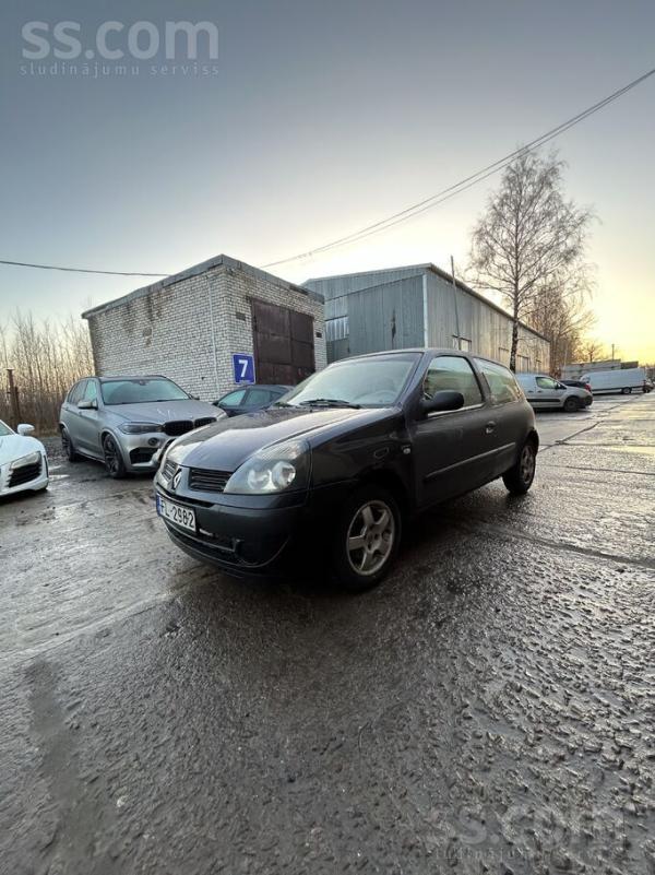 Renault Clio 2005 in Riga, with an engine capacity of 1.20 L and mileage of 318 thousand km for 1100 €, photo 1 on AUTOMOTO.COM.LV