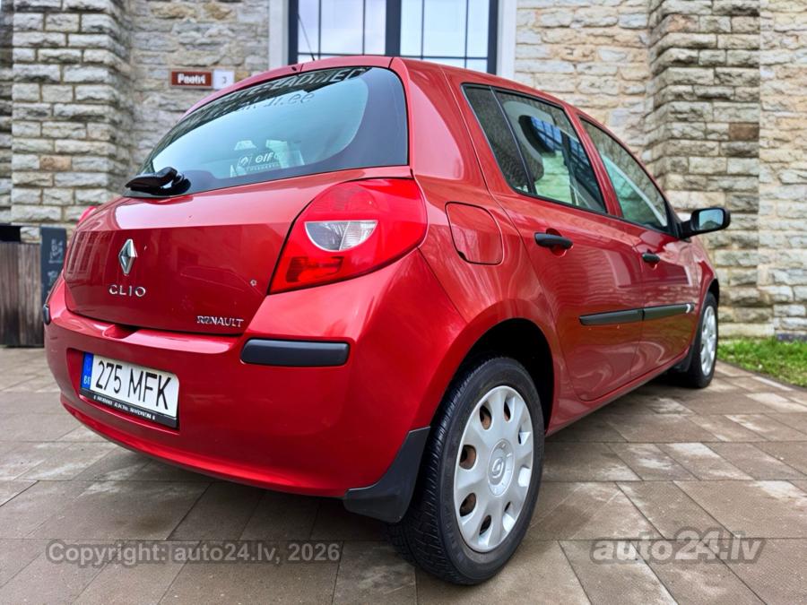 Renault Clio 2005 in Tallinn, with an engine capacity of 1.10 L and mileage of 214 thousand km for 1399 €, photo 4 on AUTOMOTO.COM.LV
