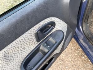 Renault Clio 2005 in Kaunas, with an engine capacity of 1.10 L and mileage of 204 thousand km for 770 €, photo 13 on AUTOMOTO.COM.LV