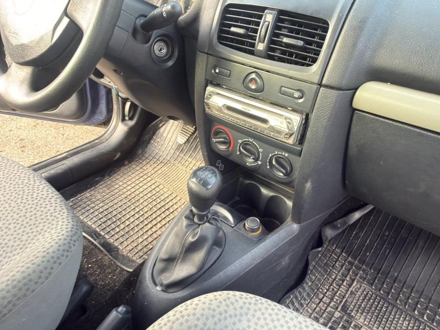 Renault Clio 2005 in Kaunas, with an engine capacity of 1.10 L and mileage of 204 thousand km for 770 €, photo 16 on AUTOMOTO.COM.LV