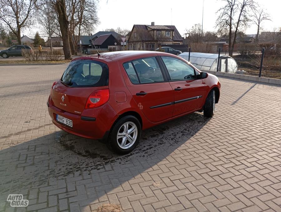 Renault Clio 2006 Ukmergė, ar dzinēja tilpumu 1.50 L un nobraukumu 300 tūkst. km par 880 €, foto 4 vietnē AUTOMOTO.COM.LV