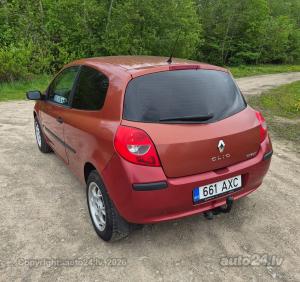 Renault Clio 2006 Tallina, ar dzinēja tilpumu 1.10 L un nobraukumu 277 tūkst. km par 990 €, foto 4 vietnē AUTOMOTO.COM.LV