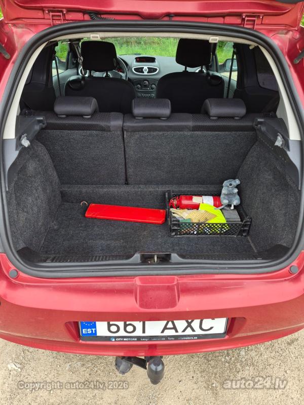 Renault Clio 2006 Tallina, ar dzinēja tilpumu 1.10 L un nobraukumu 277 tūkst. km par 990 €, foto 8 vietnē AUTOMOTO.COM.LV