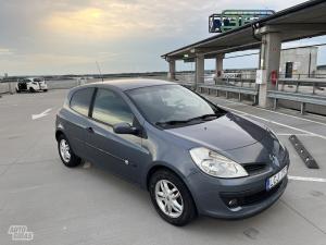 Renault Clio 2006 Viļņa, ar dzinēja tilpumu 1.50 L un nobraukumu 327 tūkst. km par 1380 €, foto  vietnē AUTOMOTO.COM.LV