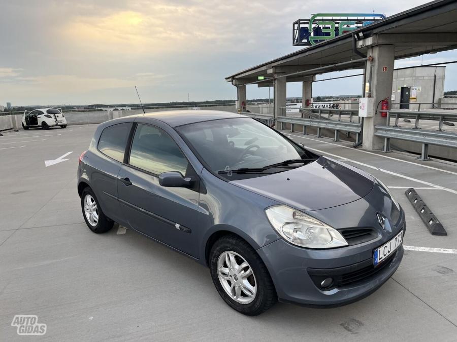 Renault Clio 2006 Viļņa, ar dzinēja tilpumu 1.50 L un nobraukumu 327 tūkst. km par 1380 €, foto 1 vietnē AUTOMOTO.COM.LV