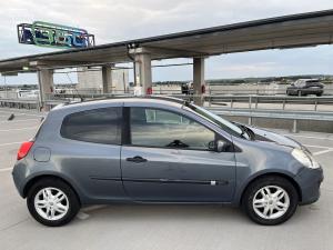 Renault Clio 2006 Viļņa, ar dzinēja tilpumu 1.50 L un nobraukumu 327 tūkst. km par 1380 €, foto 5 vietnē AUTOMOTO.COM.LV