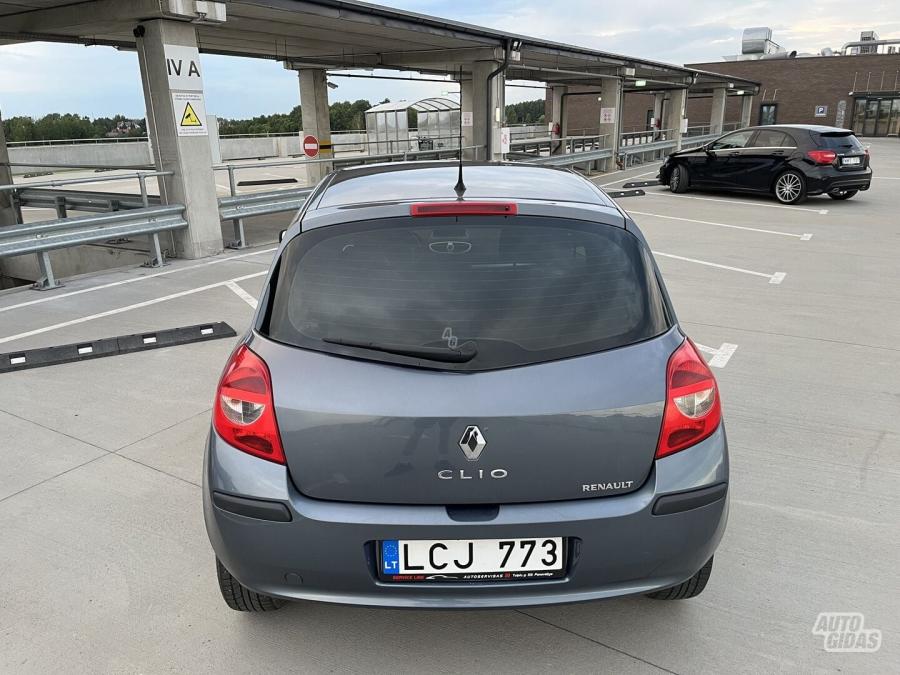 Renault Clio 2006 Viļņa, ar dzinēja tilpumu 1.50 L un nobraukumu 327 tūkst. km par 1380 €, foto 10 vietnē AUTOMOTO.COM.LV