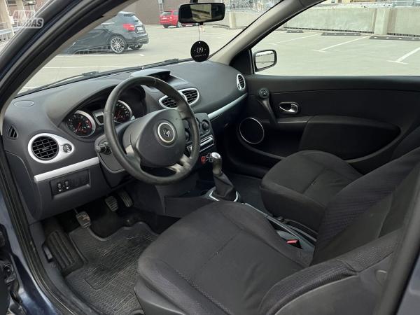 Renault Clio 2006 Viļņa, ar dzinēja tilpumu 1.50 L un nobraukumu 327 tūkst. km par 1380 €, foto 10 vietnē AUTOMOTO.COM.LV