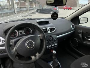 Renault Clio 2006 Viļņa, ar dzinēja tilpumu 1.50 L un nobraukumu 327 tūkst. km par 1380 €, foto 12 vietnē AUTOMOTO.COM.LV