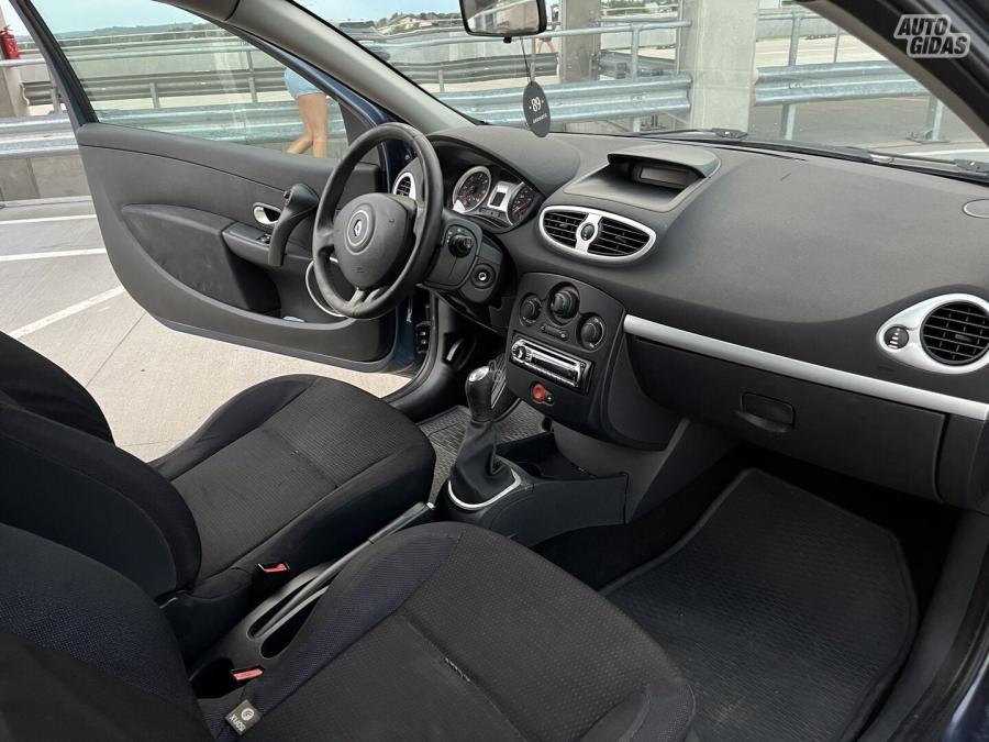 Renault Clio 2006 Viļņa, ar dzinēja tilpumu 1.50 L un nobraukumu 327 tūkst. km par 1380 €, foto 13 vietnē AUTOMOTO.COM.LV
