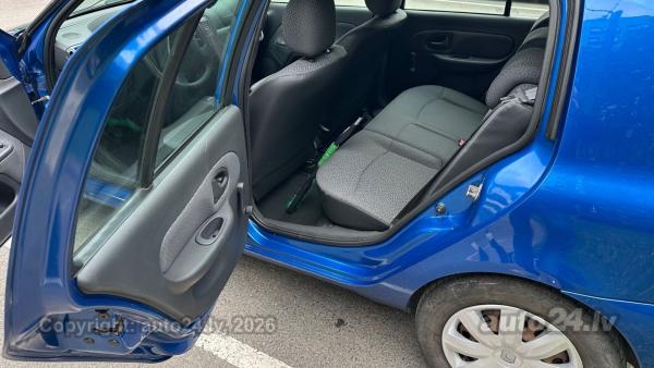 Renault Clio 2007 in Tallinn, with an engine capacity of 1.10 L and mileage of 138 thousand km for 1150 €, photo 4 on AUTOMOTO.COM.LV