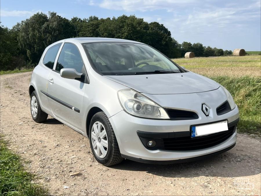Renault Clio 2007 in Marijampole, with an engine capacity of 1.60 L and mileage of 230 thousand km for 850 €, photo 3 on AUTOMOTO.COM.LV
