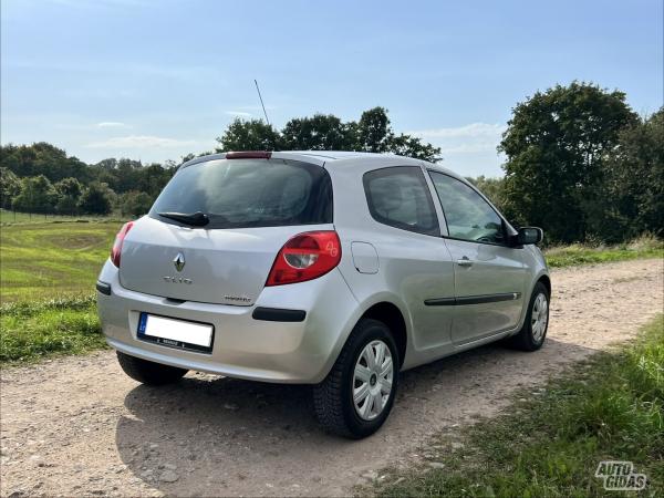Renault Clio 2007 in Marijampole, with an engine capacity of 1.60 L and mileage of 230 thousand km for 850 €, photo 4 on AUTOMOTO.COM.LV