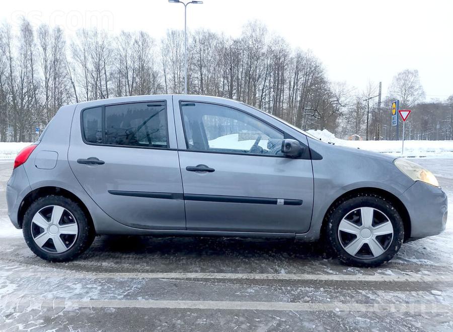 Renault Clio 2009 in Riga, with an engine capacity of 1.50 L and mileage of 270 thousand km for 1900 €, photo 4 on AUTOMOTO.COM.LV
