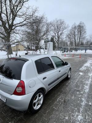 Renault Clio 2010 Rīga, ar dzinēja tilpumu 1.50 L un nobraukumu 360 tūkst. km par 1000 €, foto 3 vietnē AUTOMOTO.COM.LV