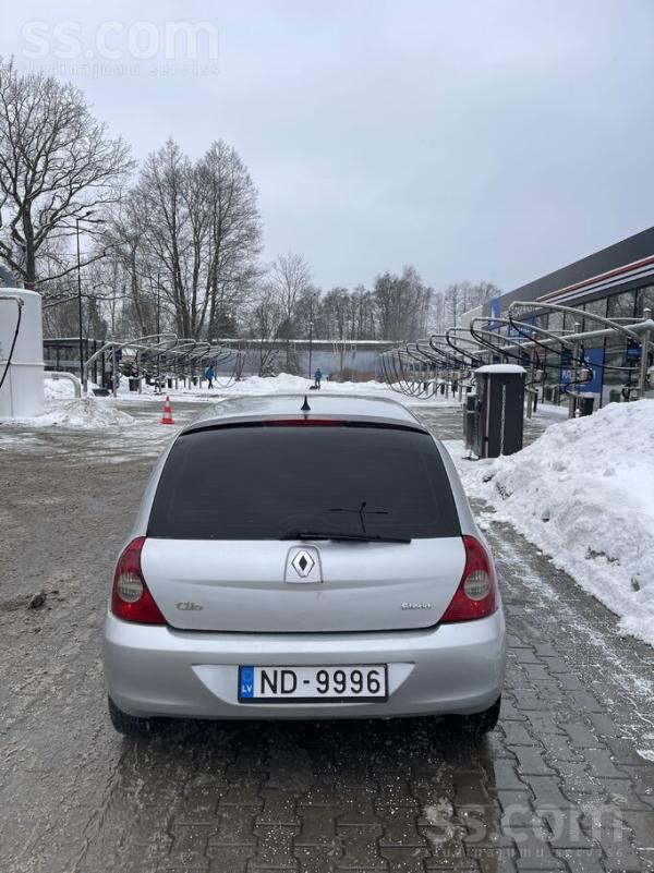 Renault Clio 2010 Rīga, ar dzinēja tilpumu 1.50 L un nobraukumu 360 tūkst. km par 1000 €, foto 3 vietnē AUTOMOTO.COM.LV