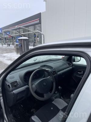 Renault Clio 2010 Rīga, ar dzinēja tilpumu 1.50 L un nobraukumu 360 tūkst. km par 1000 €, foto 5 vietnē AUTOMOTO.COM.LV
