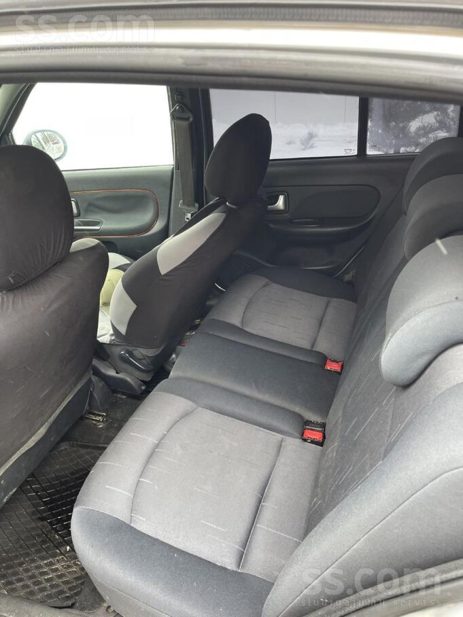 Renault Clio 2010 Rīga, ar dzinēja tilpumu 1.50 L un nobraukumu 360 tūkst. km par 1000 €, foto 7 vietnē AUTOMOTO.COM.LV