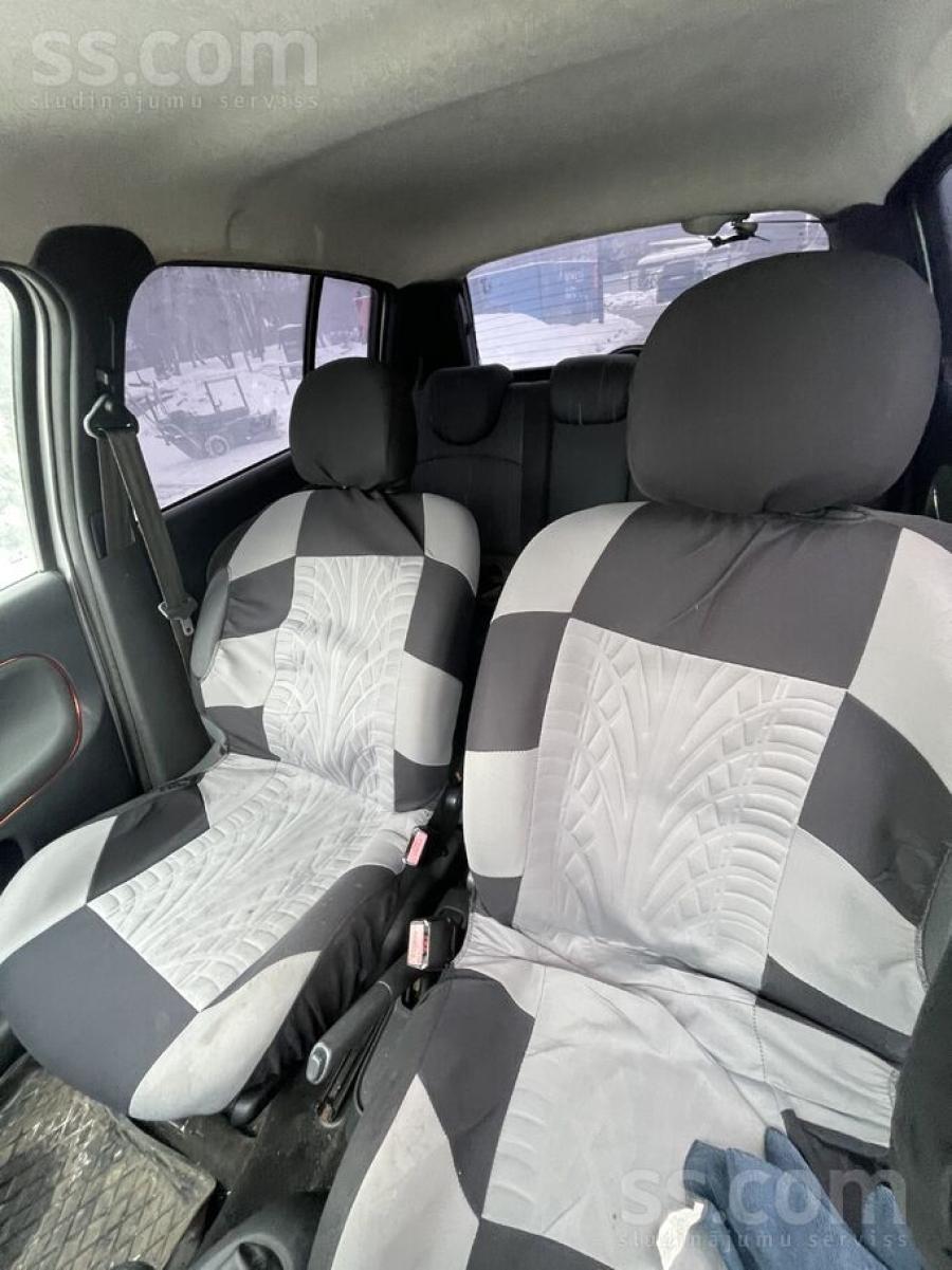 Renault Clio 2010 Rīga, ar dzinēja tilpumu 1.50 L un nobraukumu 360 tūkst. km par 1000 €, foto 9 vietnē AUTOMOTO.COM.LV