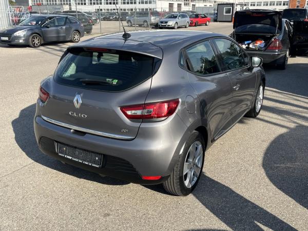 Renault Clio 2013 Marijampole vietnē Renault Clio 2013 Marijampole, ar dzinēja tilpumu 1.50 L un nobraukumu 226 tūkst. km par 3250 €, foto 7 vietnē AUTOMOTO.COM.LV