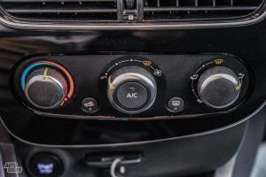 Renault Clio 2019 in Kaunas, with an engine capacity of 1.00 L and mileage of 203 thousand km for 6590 €, photo 20 on AUTOMOTO.COM.LV