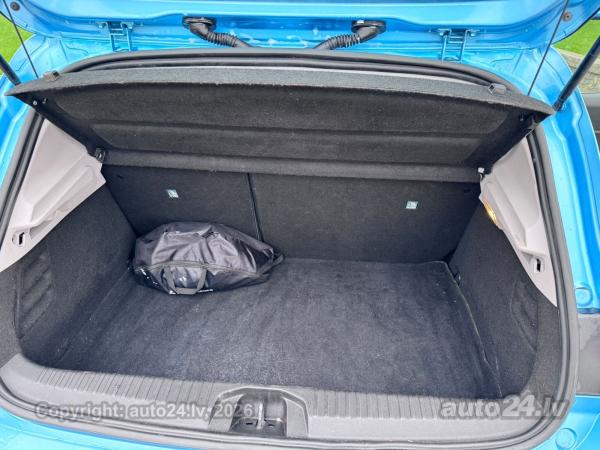Renault Clio 2020 Tallina, ar dzinēja tilpumu 1.60 L un nobraukumu 137 tūkst. km par 10499 €, foto 4 vietnē AUTOMOTO.COM.LV