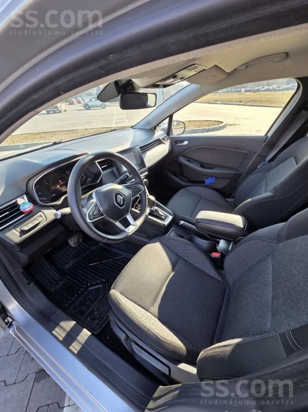Renault Clio 2021 in Riga, with an engine capacity of 1.60 L and mileage of 87 thousand km for 12900 €, photo 4 on AUTOMOTO.COM.LV