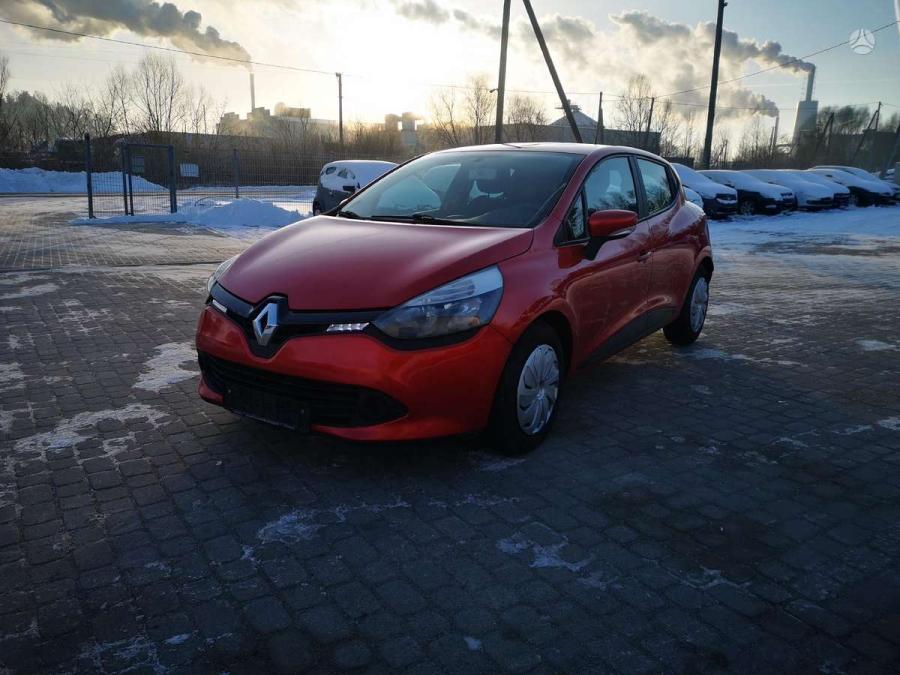 Orange Renault Clio 2015 in Radviliskis, with an engine capacity of 1.15 L and mileage of 132 thousand km for 4550 €, photo 1 on AUTOMOTO.COM.LV