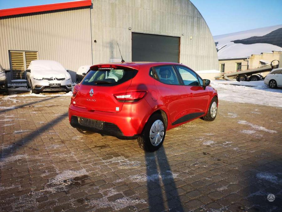 Orange Renault Clio 2015 in Radviliskis, with an engine capacity of 1.15 L and mileage of 132 thousand km for 4550 €, photo 3 on AUTOMOTO.COM.LV