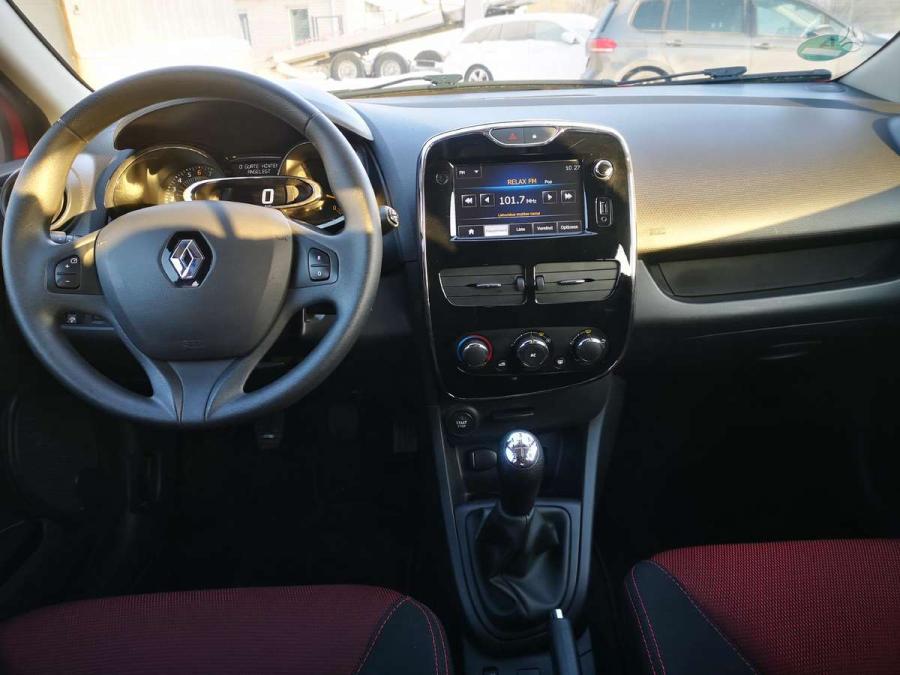 Orange Renault Clio 2015 in Radviliskis, with an engine capacity of 1.15 L and mileage of 132 thousand km for 4550 €, photo 12 on AUTOMOTO.COM.LV