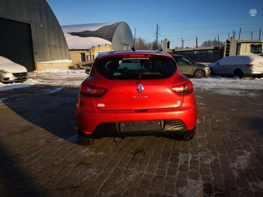 Orange Renault Clio 2015 in Radviliskis, with an engine capacity of 1.15 L and mileage of 132 thousand km for 4550 €, photo 15 on AUTOMOTO.COM.LV